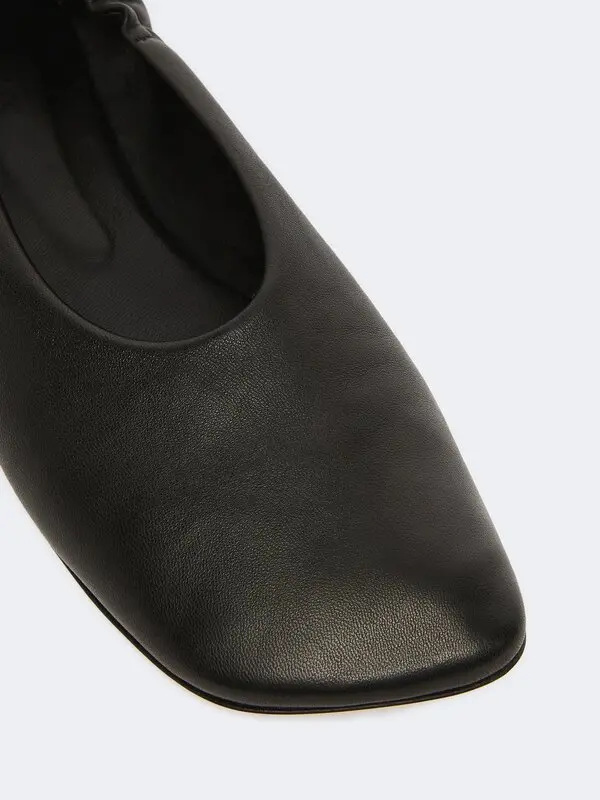 Sportmax Nuraghe Chain-detail Ballet Flats
