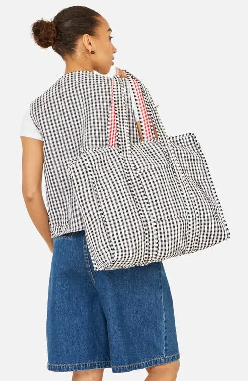 YUMI Gingham Quilted Zip Bag