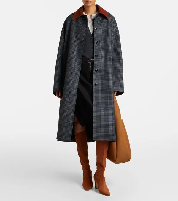 Manolo Blahnik Suede Knee-high Boots - Brown