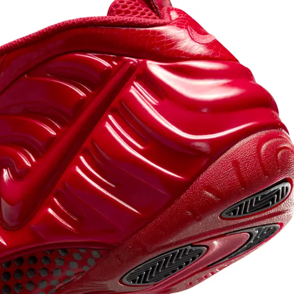 Nike Foamposite Pro Athletic Shoes