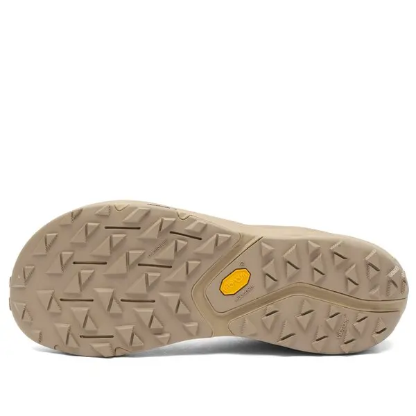 AND WANDER X Altra Experience Wild 3