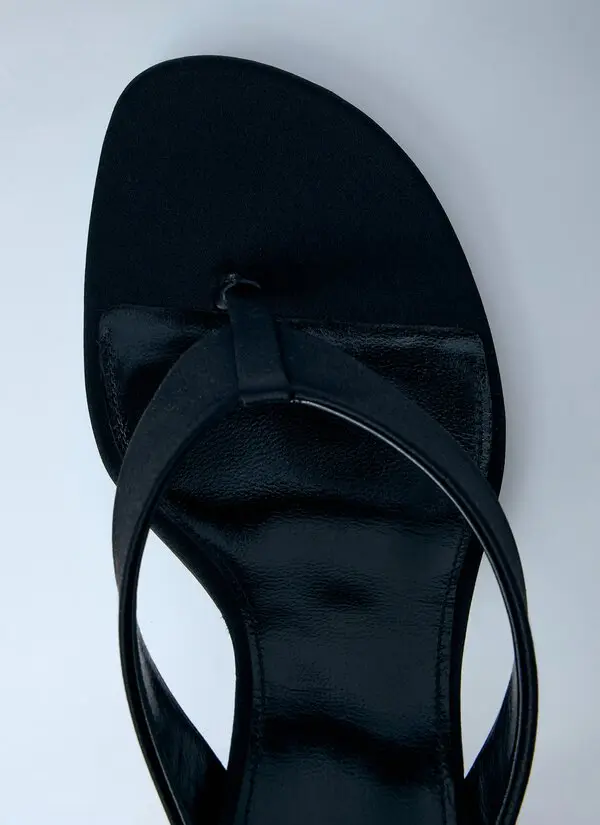 Saint Laurent Opyum Thong Sandals With Monogram Heel - Black