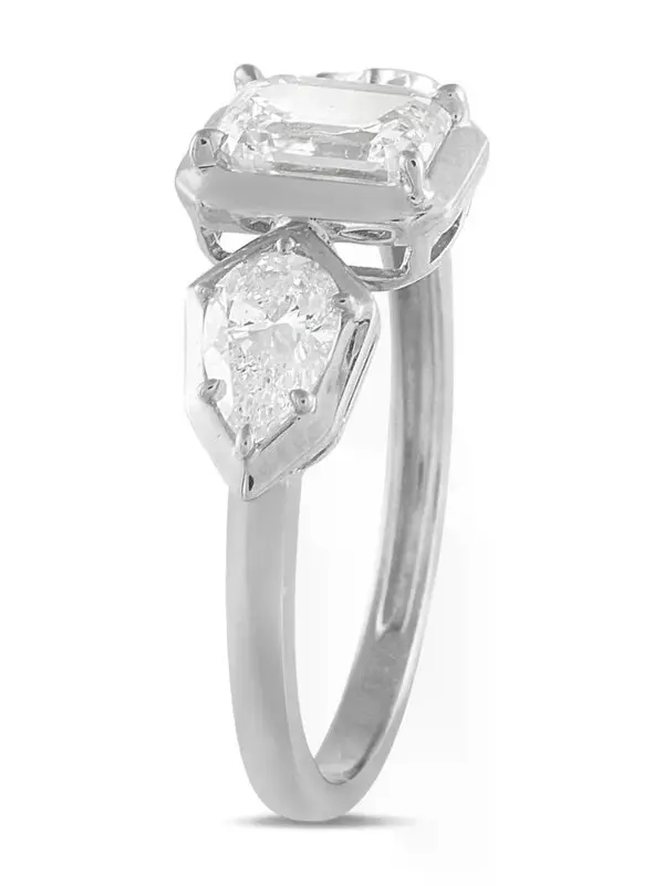 LB EXCLUSIVE 18k White Gold Diamond Trilogy Ring - Silver