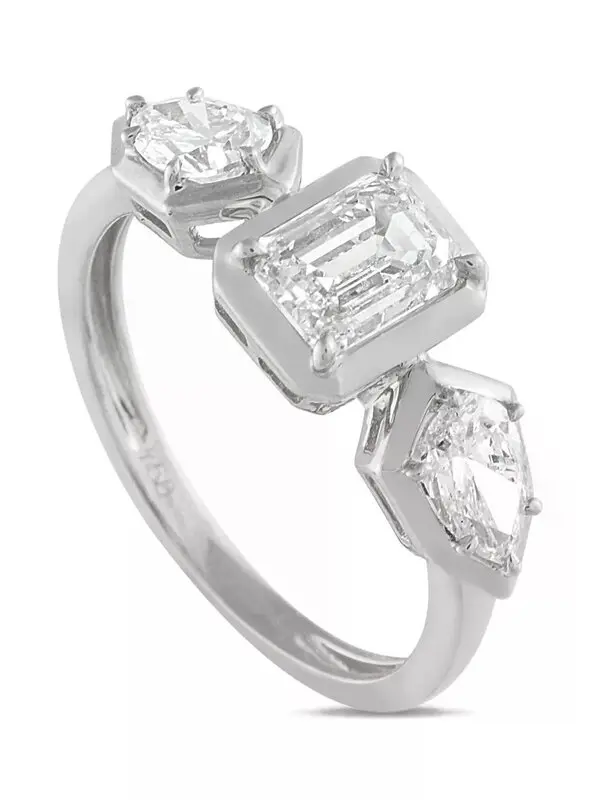 LB EXCLUSIVE 18k White Gold Diamond Trilogy Ring