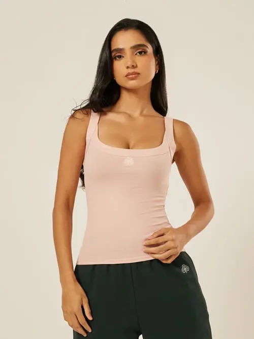 BE ATHLETICA Essential Scoop Neck Tank Top - Milkshake