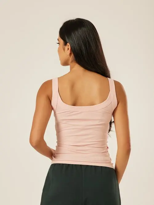 BE ATHLETICA Essential Scoop Neck Tank Top - Milkshake