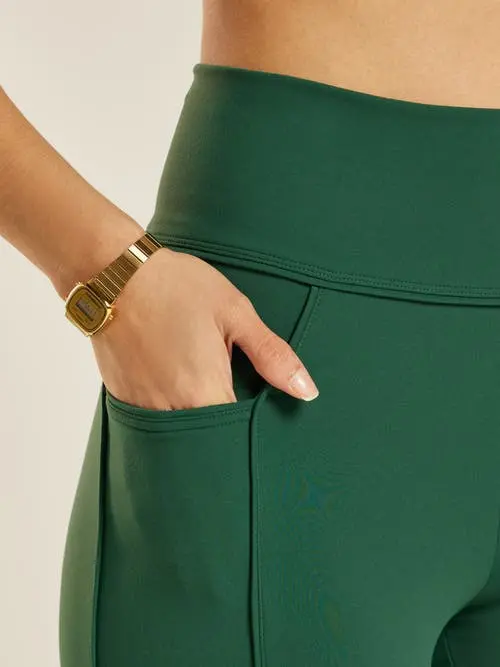 BE ATHLETICA High-waisted Cycling Shorts With Pockets - Forest