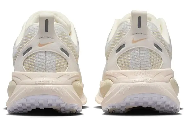 Nike Vomero 18 Essential Running Shoes - Bone
