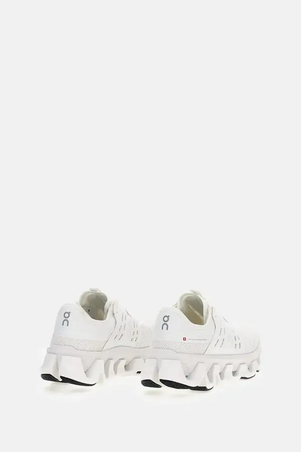 On Cloudswift Amp Sneakers - White