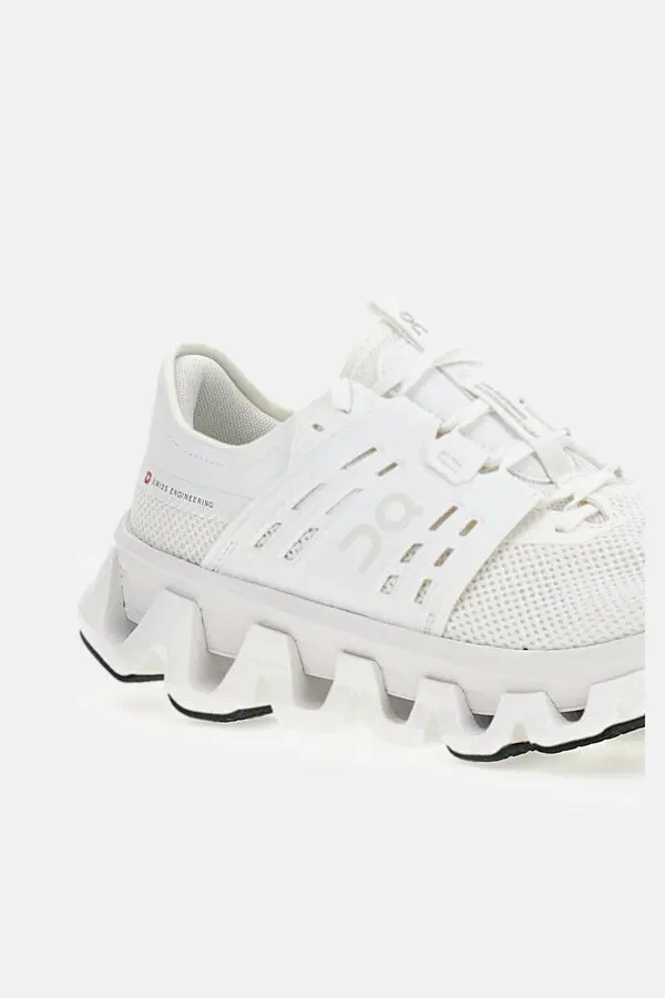 On Cloudswift Amp Sneakers - White