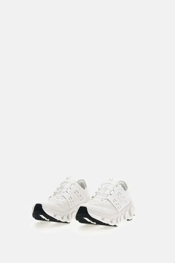 On Cloudswift Amp Sneakers - White