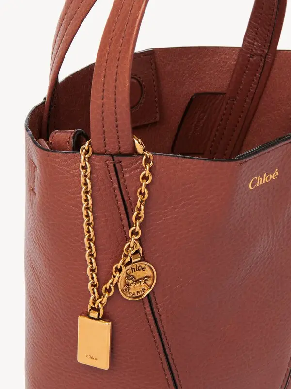 Chloé Spin Chain Detail Shoulder Bag