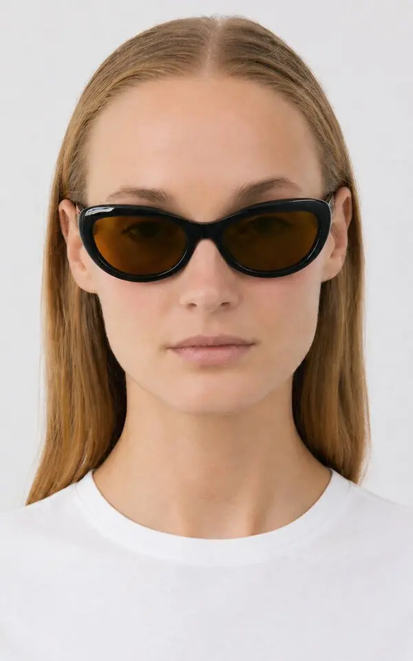 ST. AGNI Ovalo Sunglasses - Black