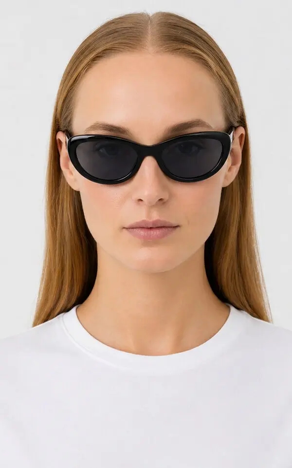 ST. AGNI 90s Square Sunglasses - Black