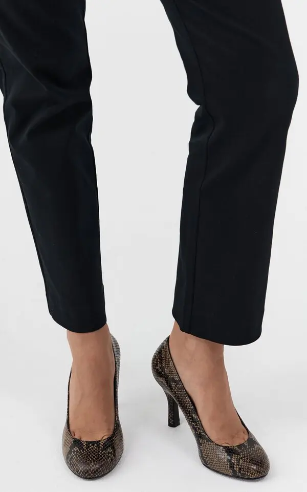 ST. AGNI Round Toe Pump 90