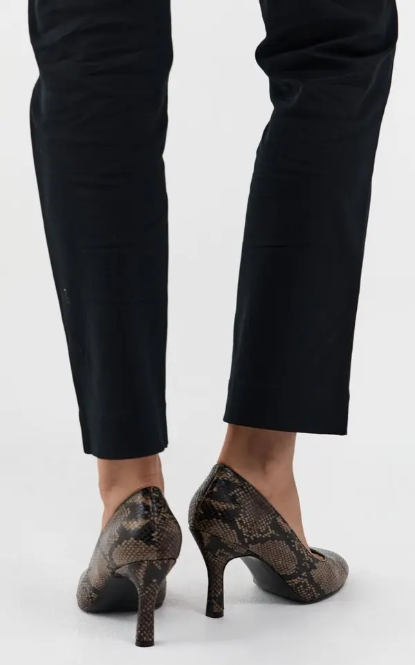 ST. AGNI Round Toe Pump 90