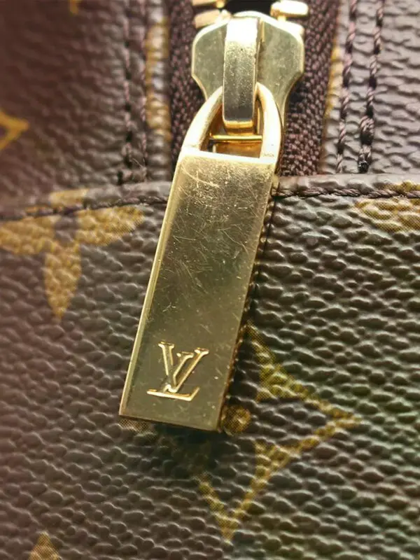 LOUIS VUITTON Monogram Cite Gm Shoulder Bag