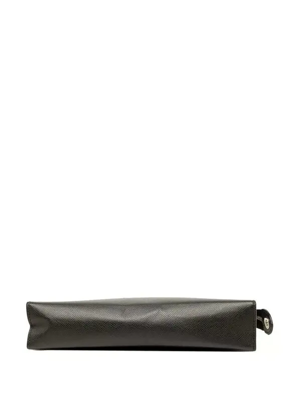 LOUIS VUITTON Taiga Pochette Voyage Mm Clutch Bag - Black