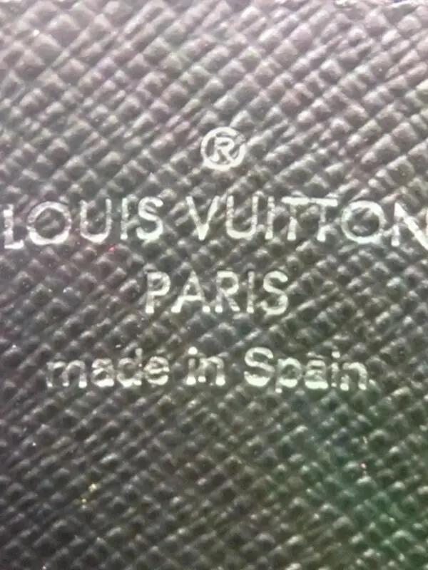 LOUIS VUITTON 2021-2026 Epi Card Holder