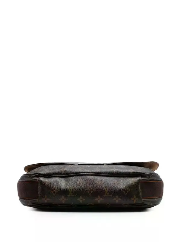 LOUIS VUITTON Monogram Beaubourg Messenger Mm Bag