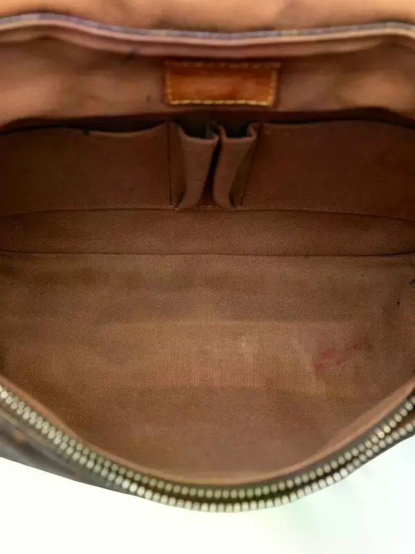 LOUIS VUITTON Monogram Beaubourg Messenger Mm Bag