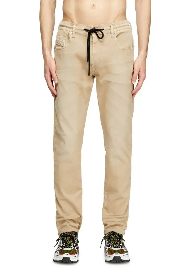DIESEL® Slim Regular Waist 2062 D-strukt Joggjeans - Brown