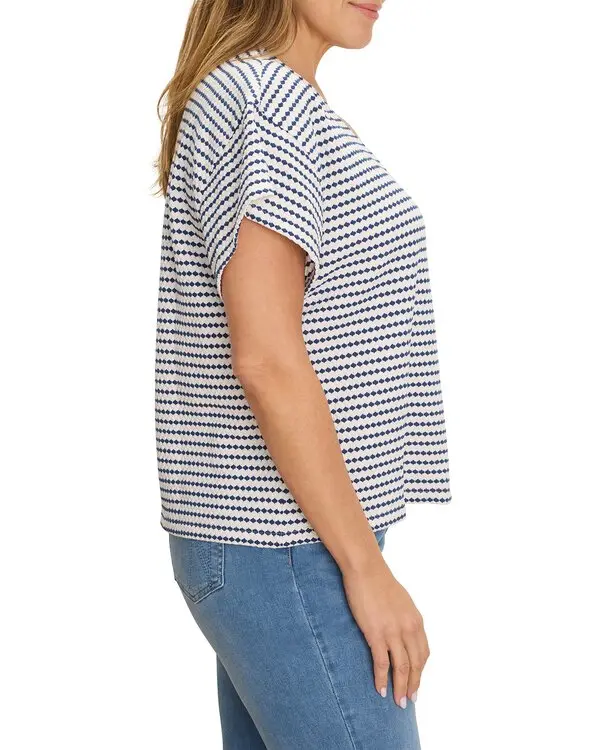 NIC+ZOE Diamond Stripe V Neck Top