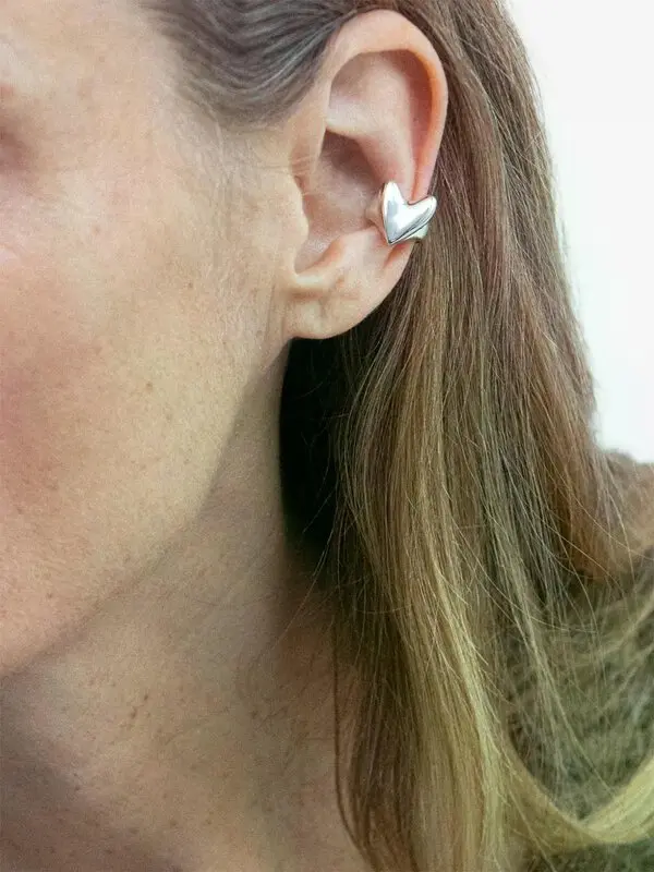 OTIUMBERG Roscida Heart Ear Cuff