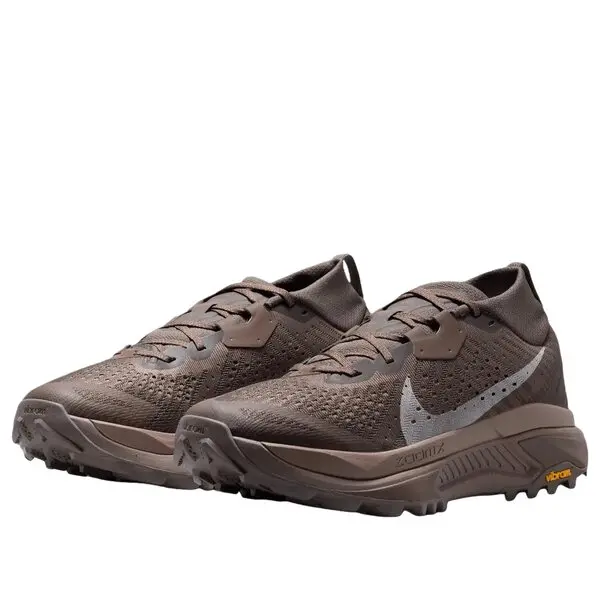 Nike Zegama Trail Sneakers