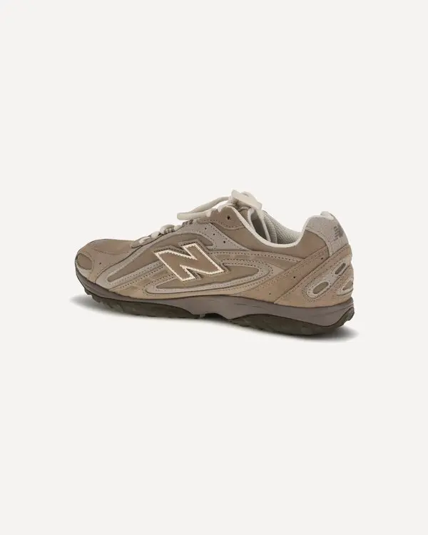 NEW BALANCE 204l Lace-up Sneakers - Brown