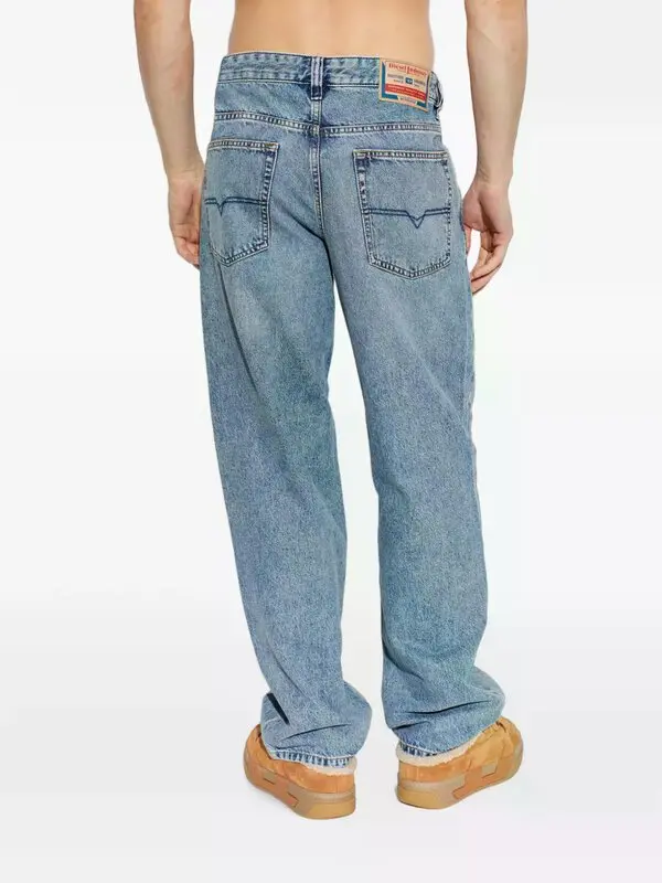 DIESEL® 2001 D-macro Jeans