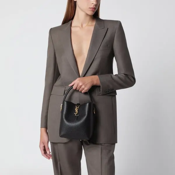 Saint Laurent Le 37 Bucket Bag In Grained Leather - Black