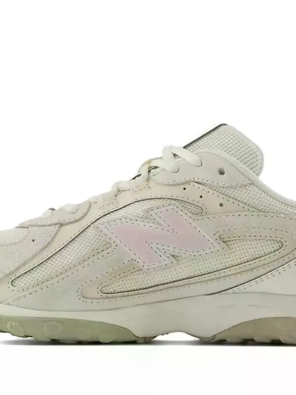 NEW BALANCE 204l Sneakers - Neutrals