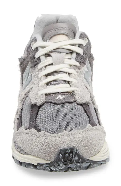 NEW BALANCE 2002r Sneaker