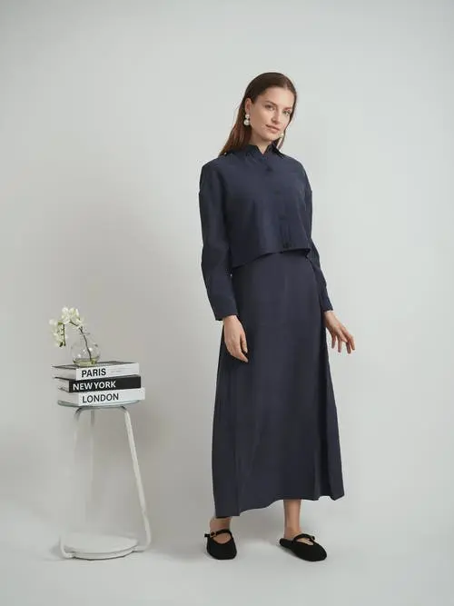 VERSATILE Copper Tencel Cropped Button-front Blouse - Olive