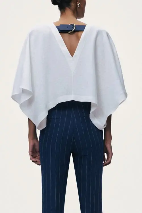 NOCTURNE Belt Detail V-neck Blouse