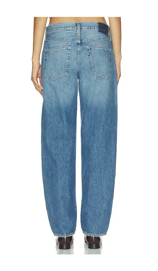 AMO Tatum Barrel Jeans
