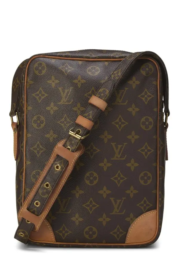 LOUIS VUITTON Monogram Canvas Amazone