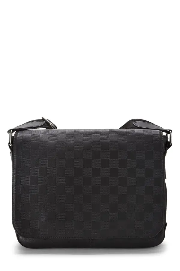 LOUIS VUITTON Damier Infini District Messenger Bag - Black