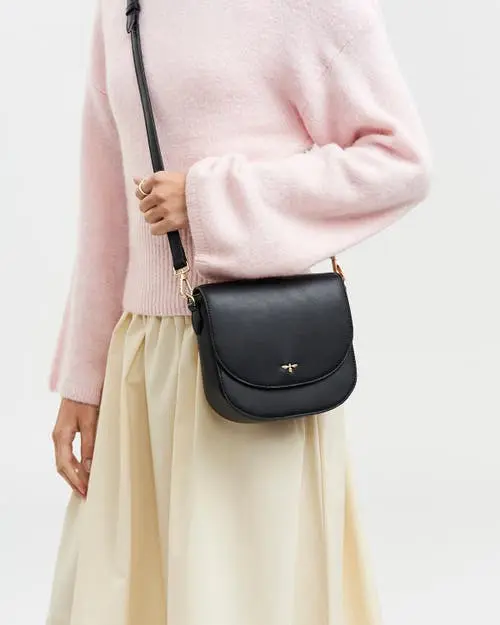FABLE ENGLAND Beth Saddle Crossbody Bag - Black