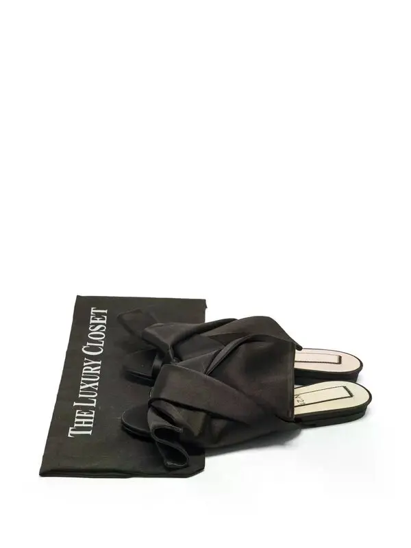 N°21 Knot-detail Flat Sandals