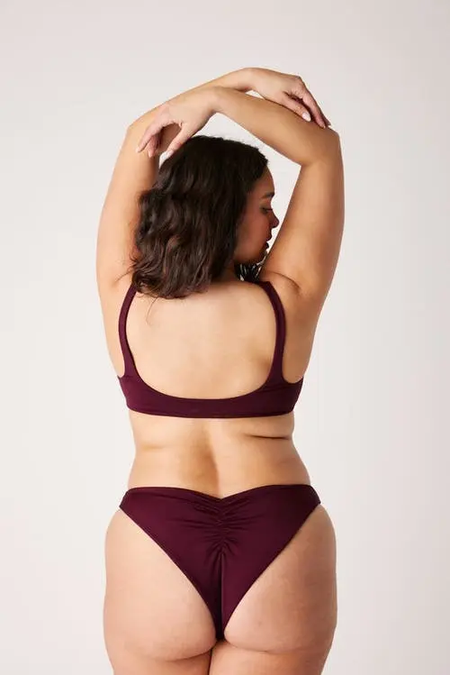 LONDRE BODYWEAR Sleek High-cut Scrunch Bottoms - Dark Cherry