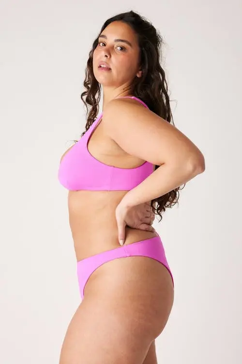 LONDRE BODYWEAR The Plunge Scoop Top By - Fuchsia
