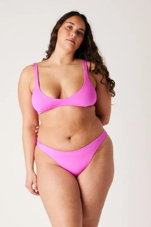 LONDRE BODYWEAR The Plunge Scoop Top By - Fuchsia
