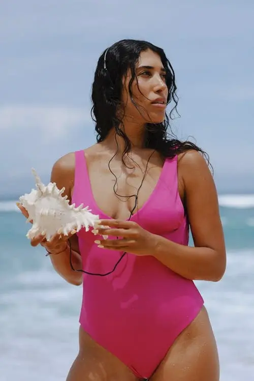 LONDRE BODYWEAR The Minimalist One-piece Swimsuit - Fuchsia