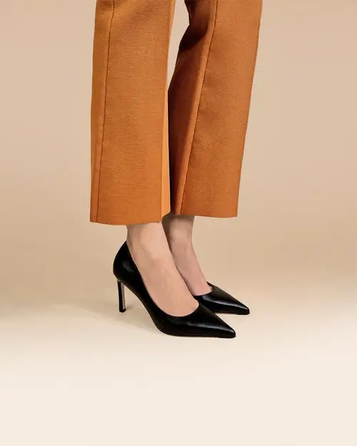 MI/MAI Kelly Pointed Toe Mid Heel Pumps