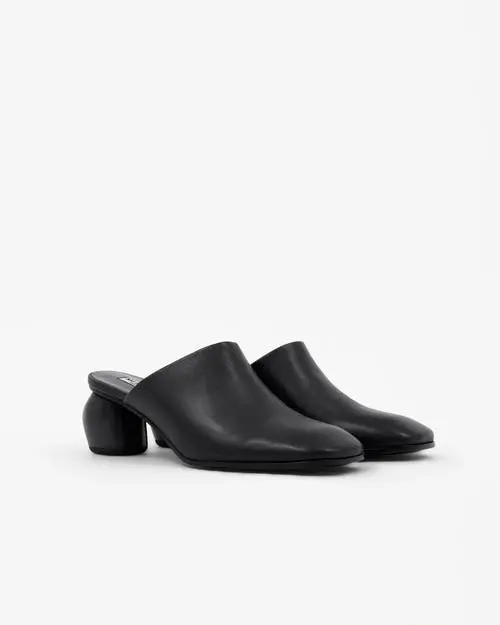 MI/MAI Junya Sculptural Heel Clog Mules - Black