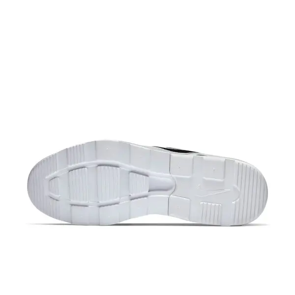 Nike Max Motion 2 Low Top Sneakers