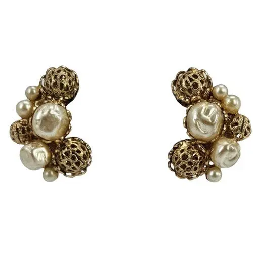 MADISON BEVERLY HILLS Vintage Faux Pearl And Tone Filigree Clip-on Earrings - Gold