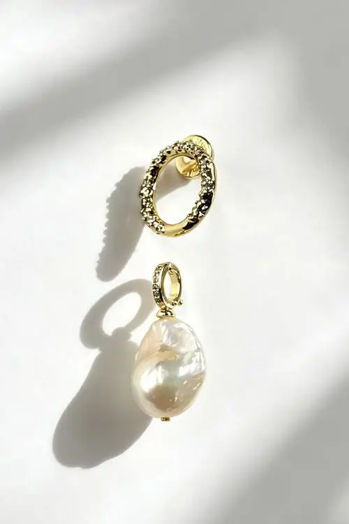 CLASSICHARMS Nina Baroque Pearl Drop Earrings - Gold